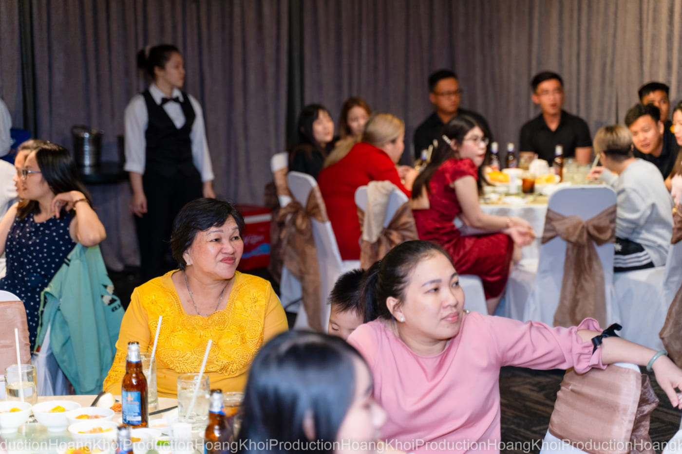 Chụp hình YEP công ty TAL | Tòa nhà Robot Tower - Hoàng Khôi Production ...